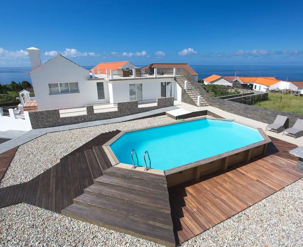 Atlantic view - Dolphin and Whale Connection